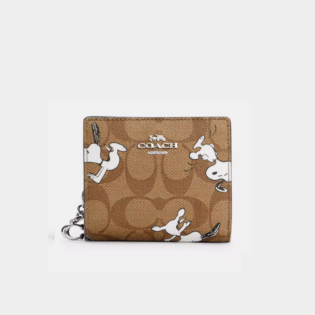 C.O.A.C.H X Peanuts Snap Wallet In Signature Canvas With Snoopy Print ...